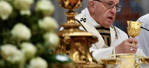 Le pape dénonce le "vacarme de quelques riches" qui éteint les cris des ...